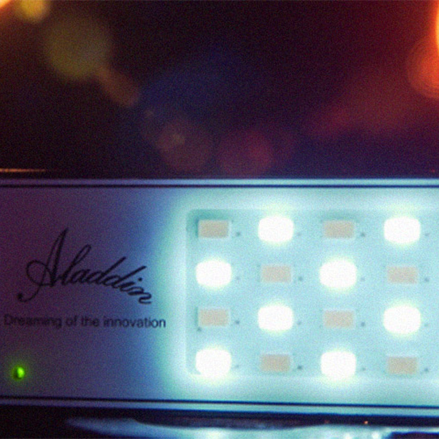 Aladdin EYE-LITE Mini Luz LED Bi-Color regulable de 3000 a 6000K